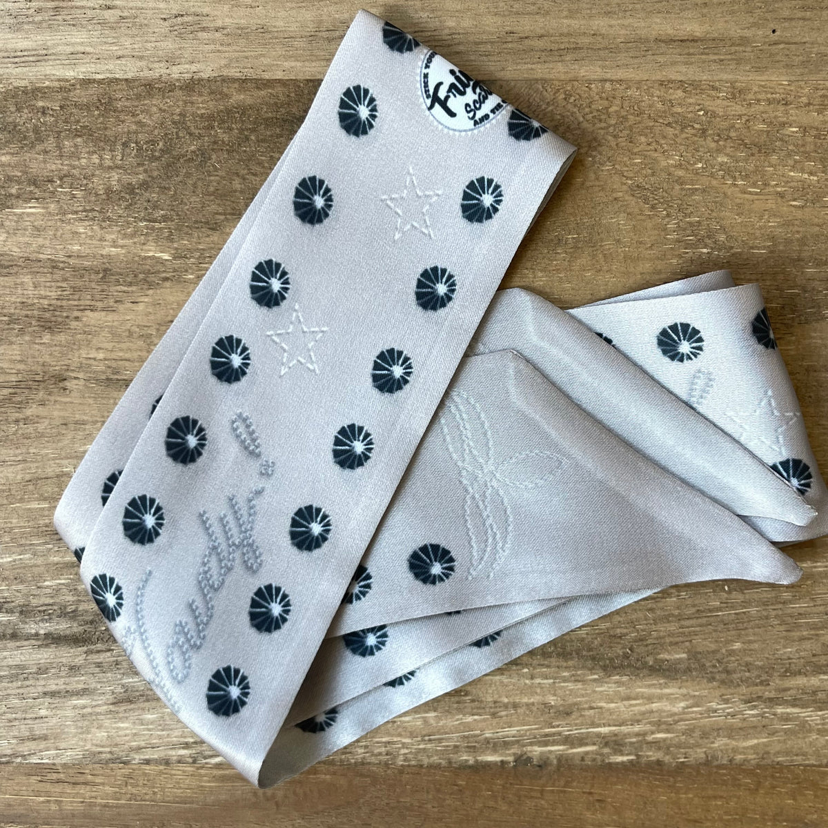 Twilly-Howdy – Fringe Scarves